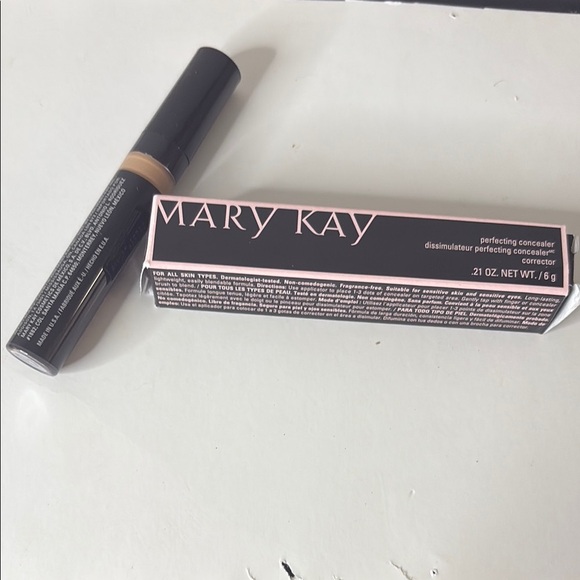 Mary Kay | Makeup | Mary Kay Light Bronze Concealer Professional Makeup ...